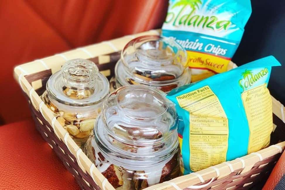 Flughafentransfer (UVF) & Fast-Track-VIP-Service (Hin- und Rückfahrt ...