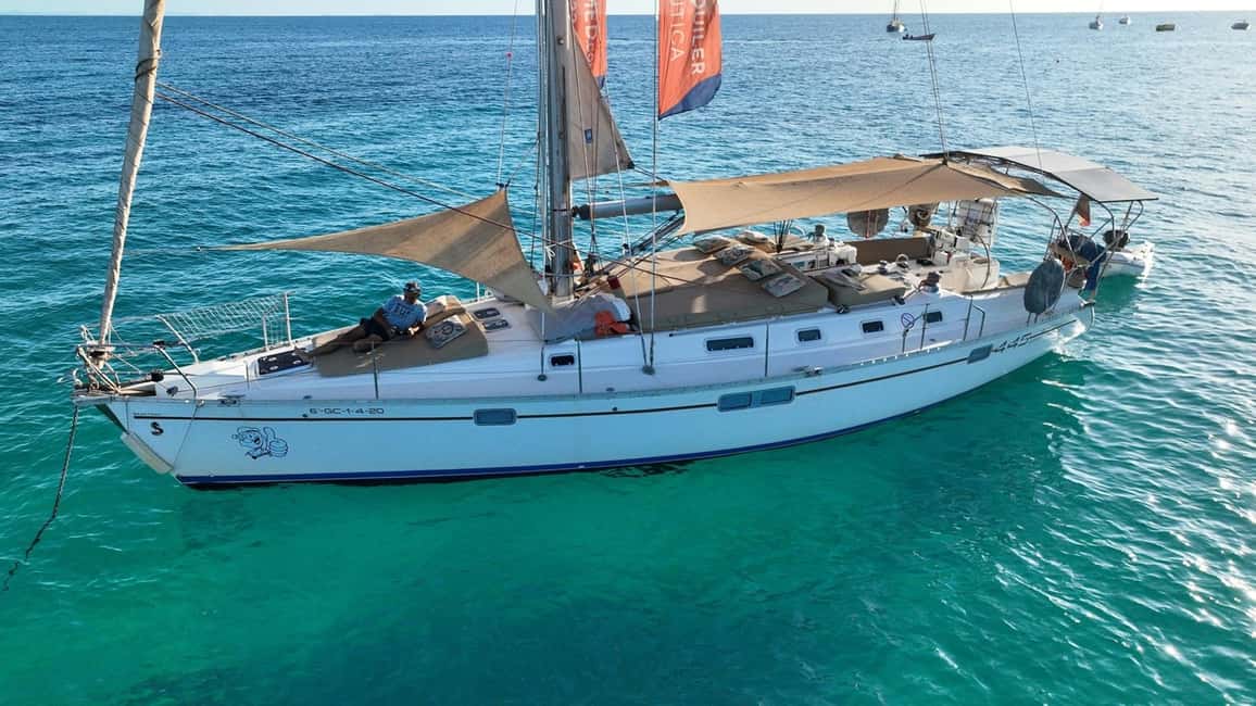 Torrevieja: Privater Ausflug auf einem Segelboot mit professionellem Skipper | GetYourGuide