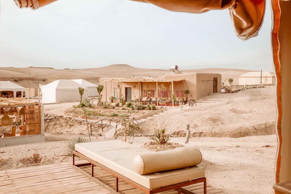 Έρημος Agafay: Inara Camp Luxury Private Lunch w/ Camel Ride | GetYourGuide
