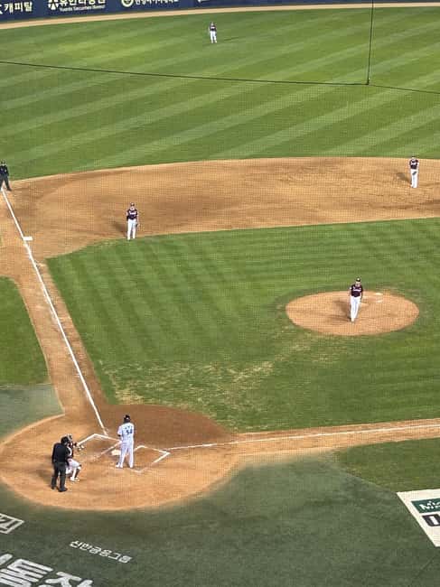 Seoul Baseball Experience: Ticket&Guidebook at JamsilStadium | GetYourGuide