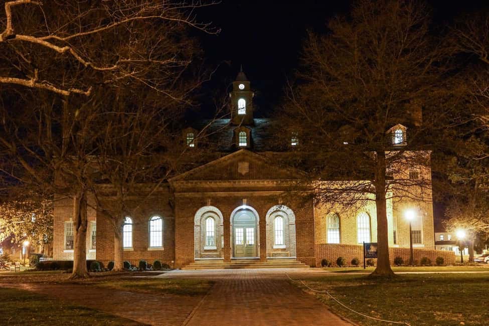 Colonial Ghosts: Ghostly Whispers of Williamsburg Ghost Tour | GetYourGuide