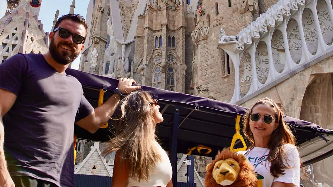 Barcelona: Private Hop-On Hop-Off Lion Tuk Tuk Tour | GetYourGuide