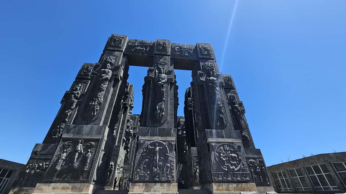 Tbilisi: Mtskheta Jvari Bazaar, Chronicles of Georgia & Wine | GetYourGuide