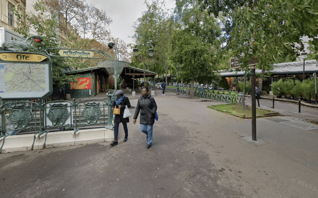 Paris: Ile de la Cité Tour + Notre-Dame Reserved Access | GetYourGuide