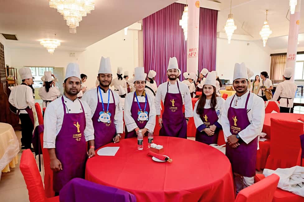 Chengdu Sichuan Cuisine Cooking Class og smag på lokale snacks ...