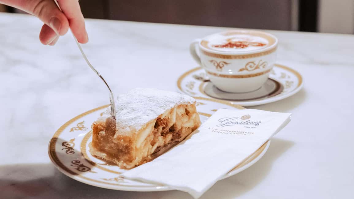 Vienna: Gerstner KuK Hofzuckerbäcker Baking Show & Tasting | GetYourGuide