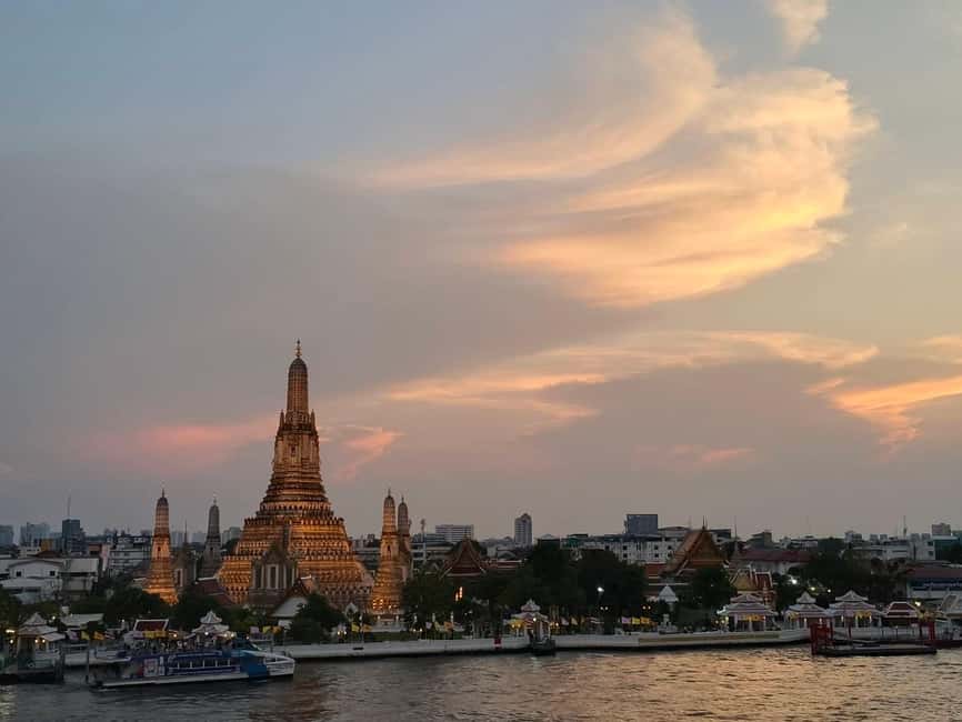 Sonnenuntergang in Bangkok mit lokalem Bier + Tuk-Tuk-Verkostung ...