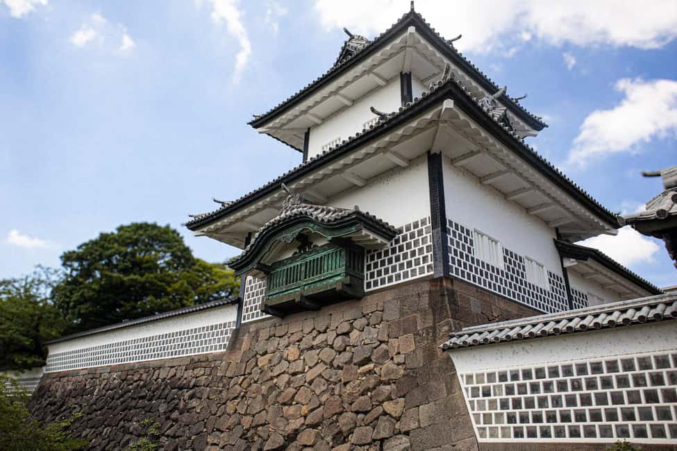 Kanazawa Castle Tour with Expert Guide | GetYourGuide