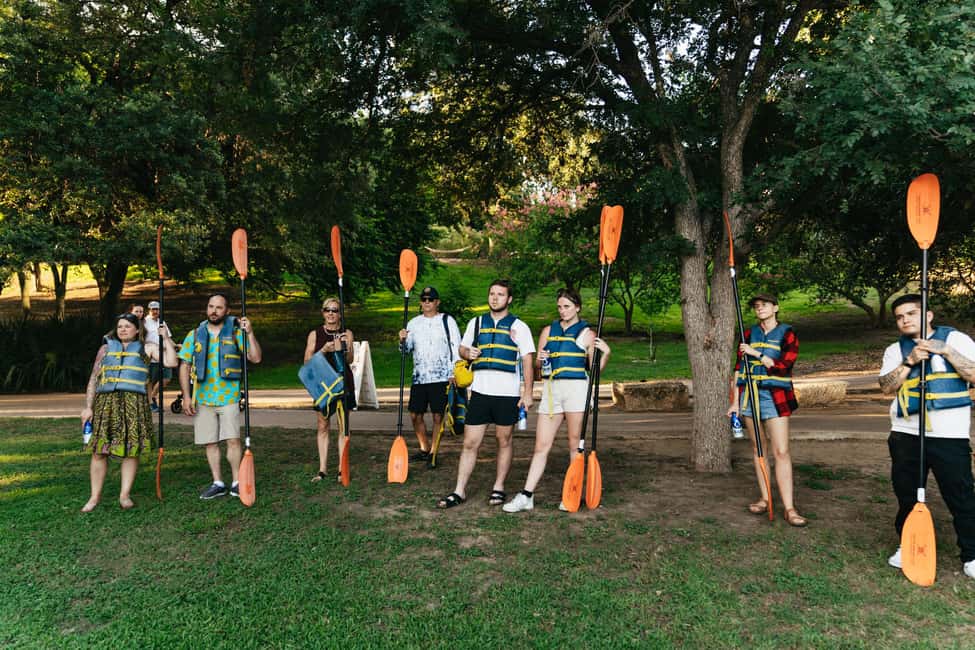 Austin: Sunset Bat Watching Kayak Tour | GetYourGuide