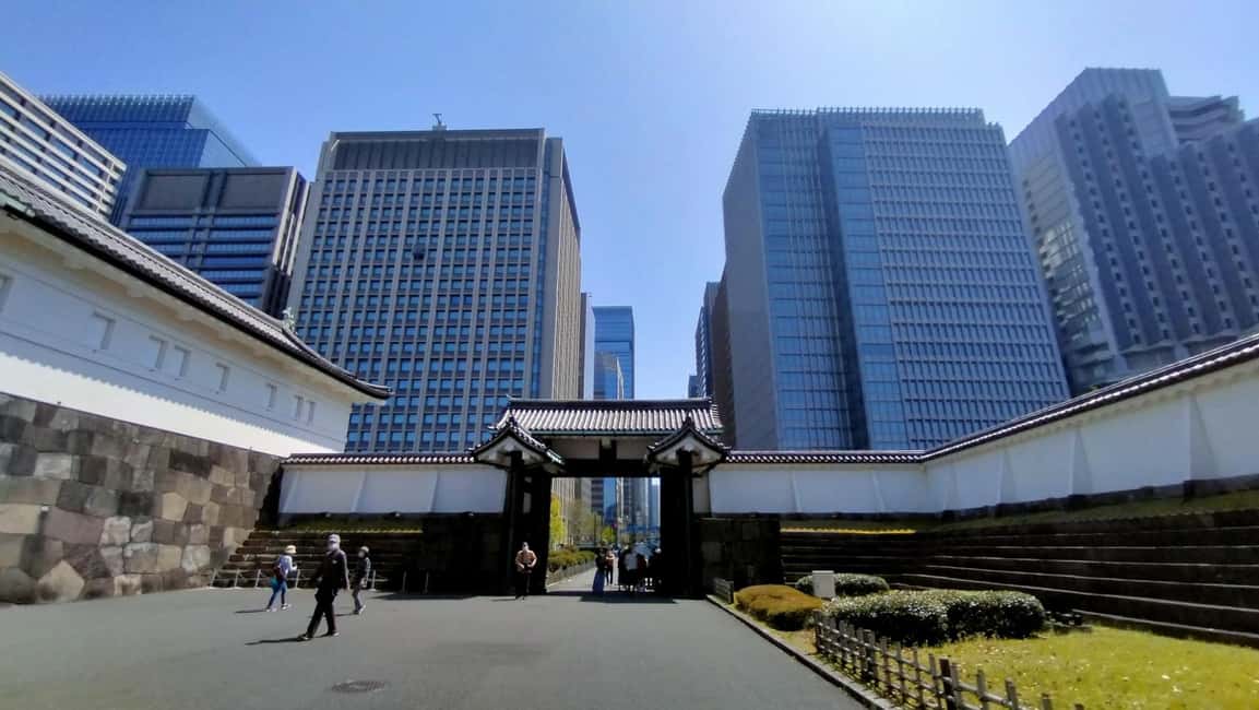 Tokyo: Shogun Tour of the Imperial Palace East Gardens | GetYourGuide