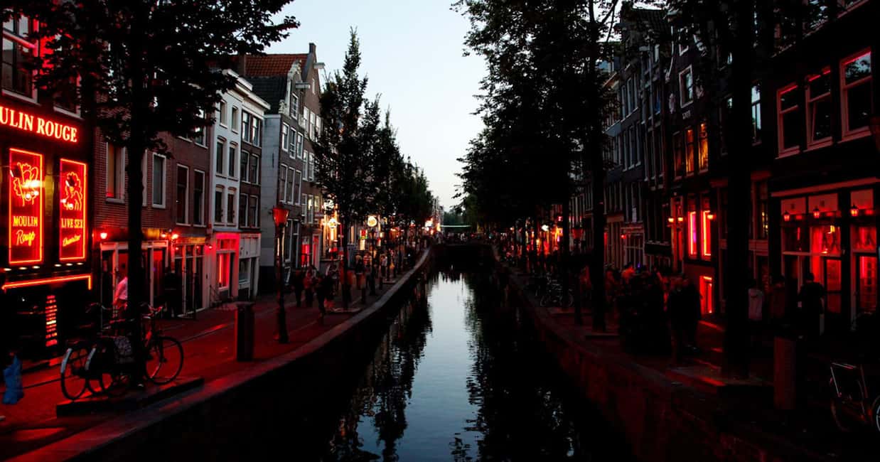 Amsterdam: 1,5-Hour Red Light District Tour | GetYourGuide