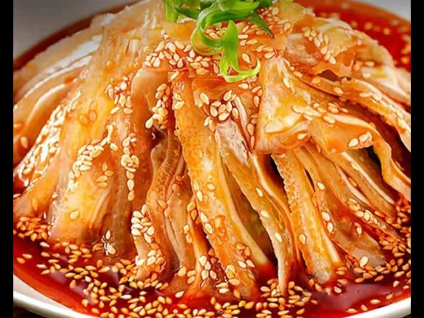 Chengdu Sichuan Cuisine Cooking Class og smag på lokale snacks ...