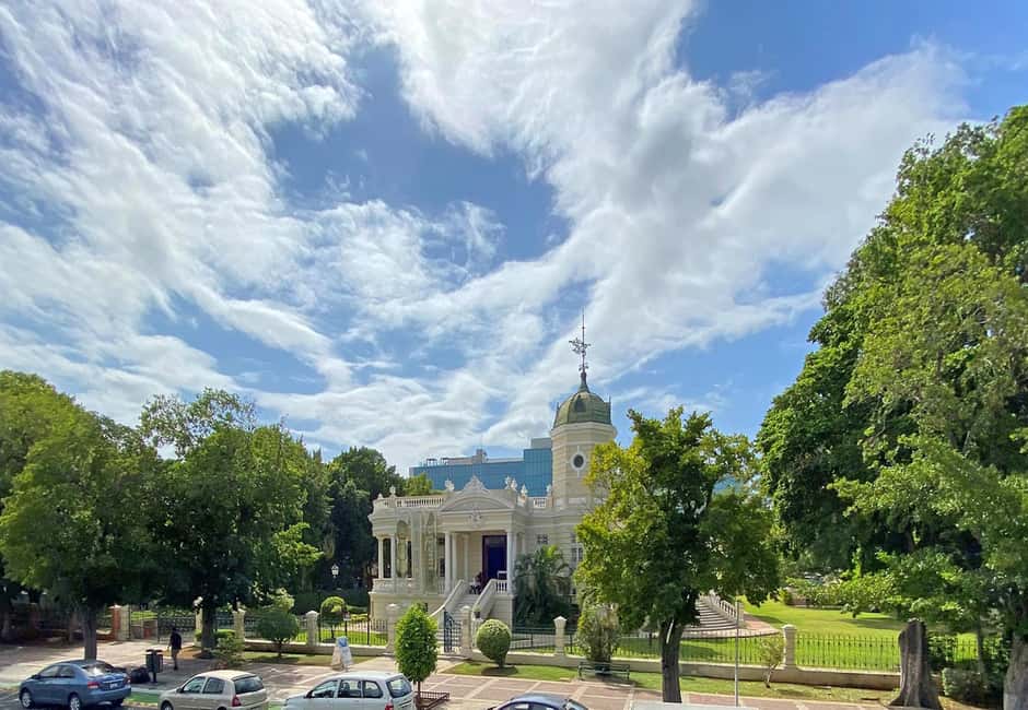 Mérida: Panoramic Sightseeing Tour Bus Ticket with 2 Routes | GetYourGuide