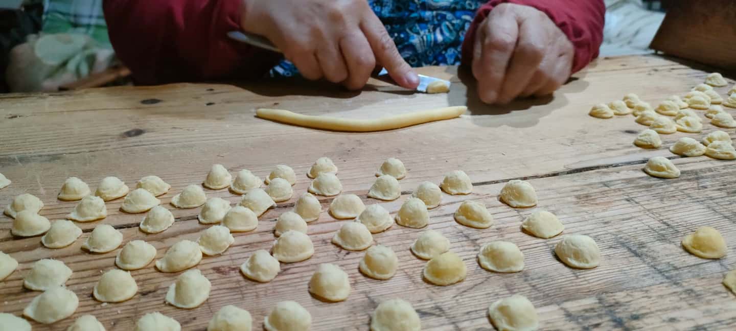 Gioia: Lokale Einkäufe & Pasta zubereiten nach einer malerischen E-Bike ...