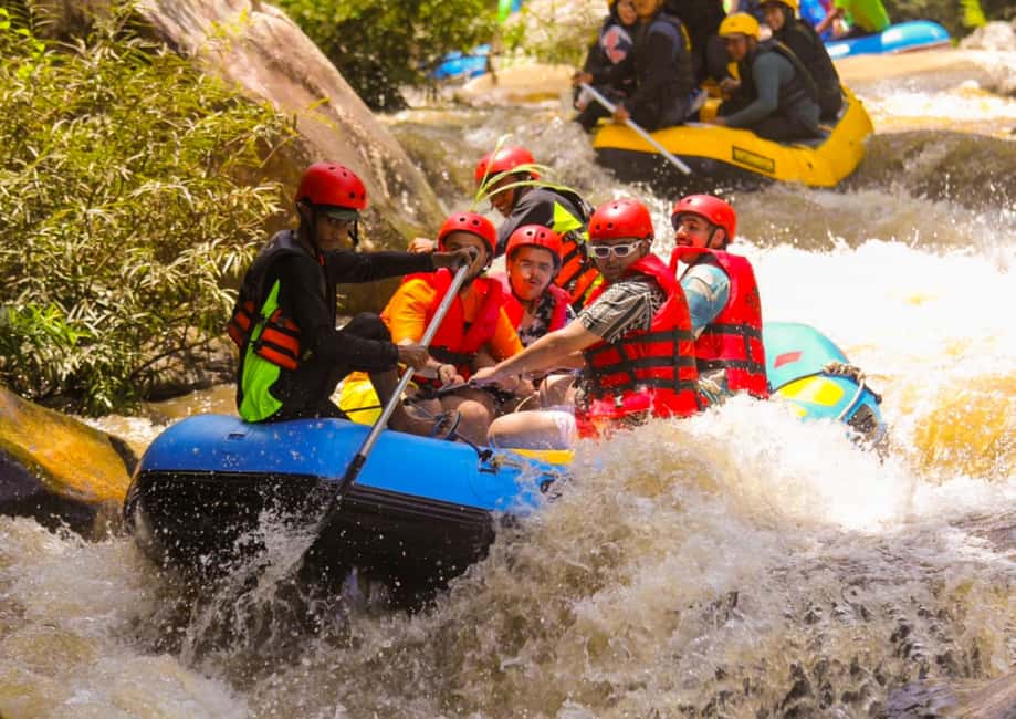 Phuket/Phang Nga: ZipLine, rafting a prehliadka vodopádov | GetYourGuide