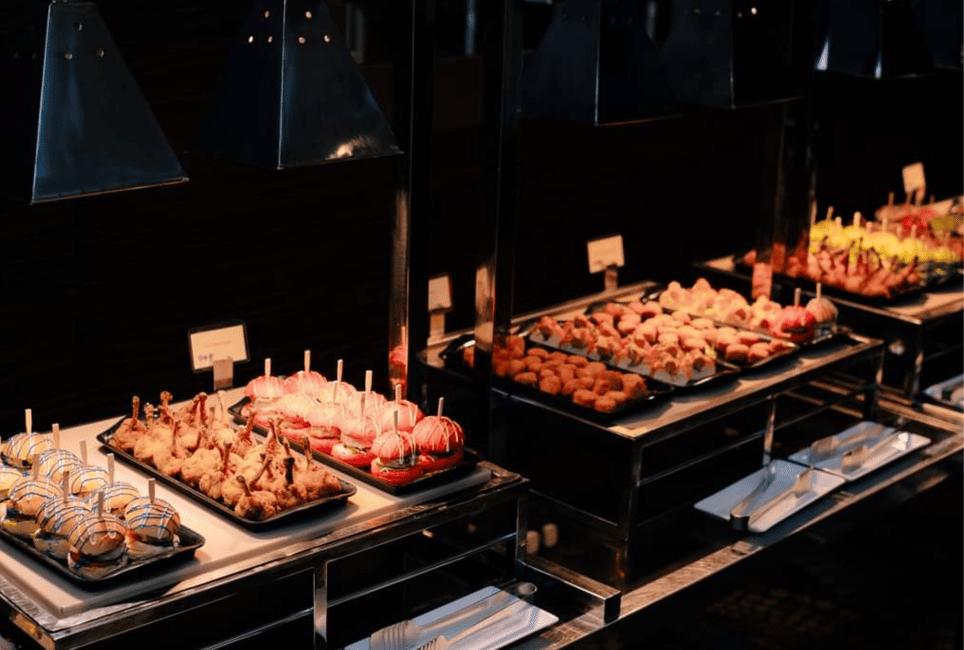 Colombo: Cinnamon Life Grand Buffet with Beverage | GetYourGuide