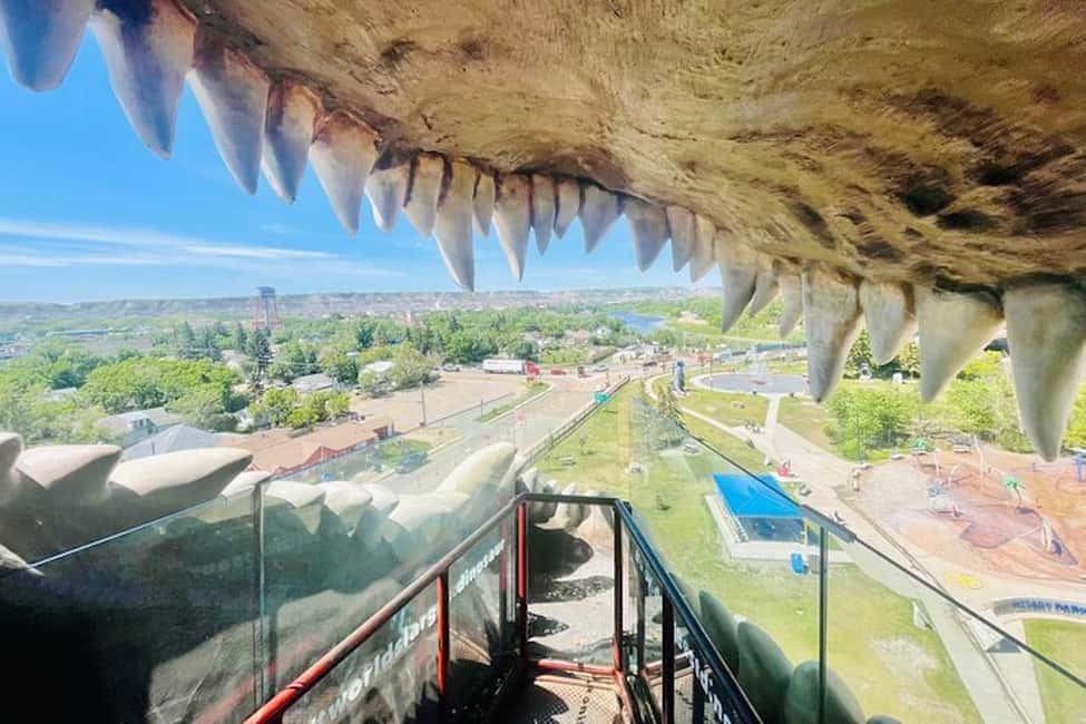 Day of Dinosaurs and Hoodoos From Calgary to the Badlands | GetYourGuide