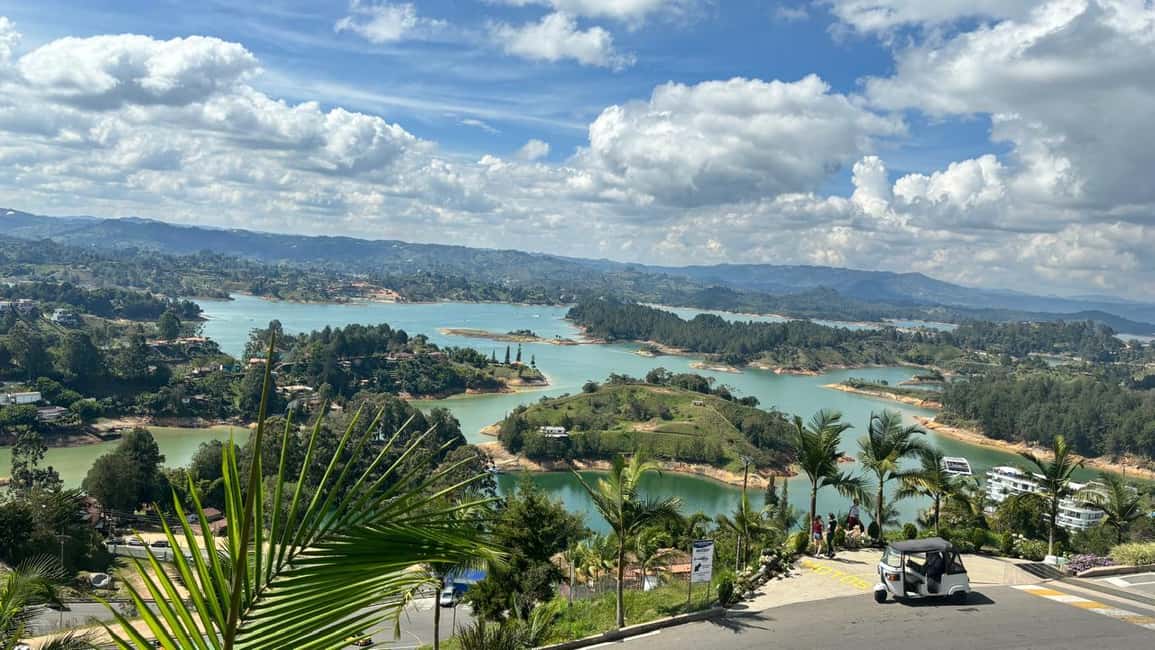 Tour Guatapé con visita a Granja de las Llamas y las Alpacas | GetYourGuide