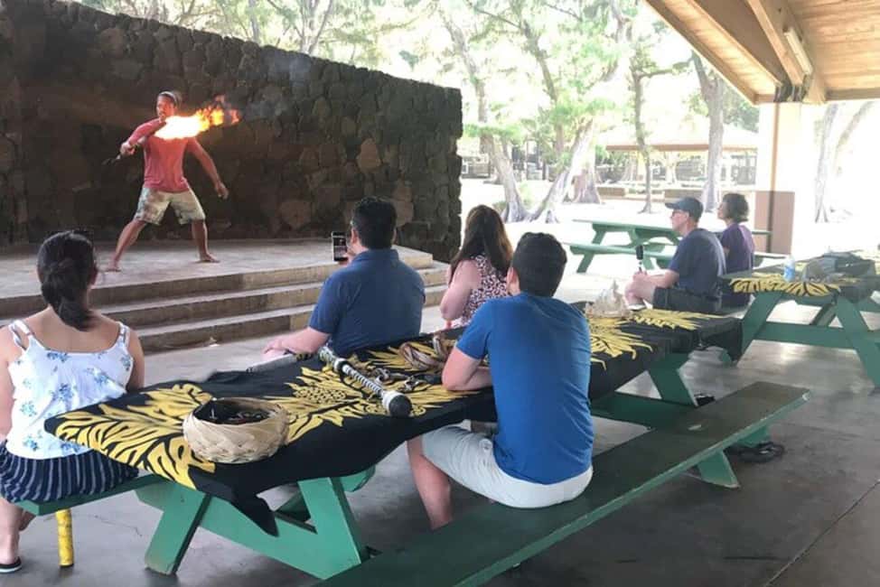 Kaua'i: Samoan FireKnife Experience | GetYourGuide