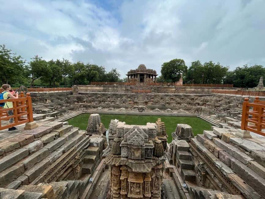 Ahmedabad: Sun Temple of Modhera & Queen's Stepwell Day Trip | GetYourGuide