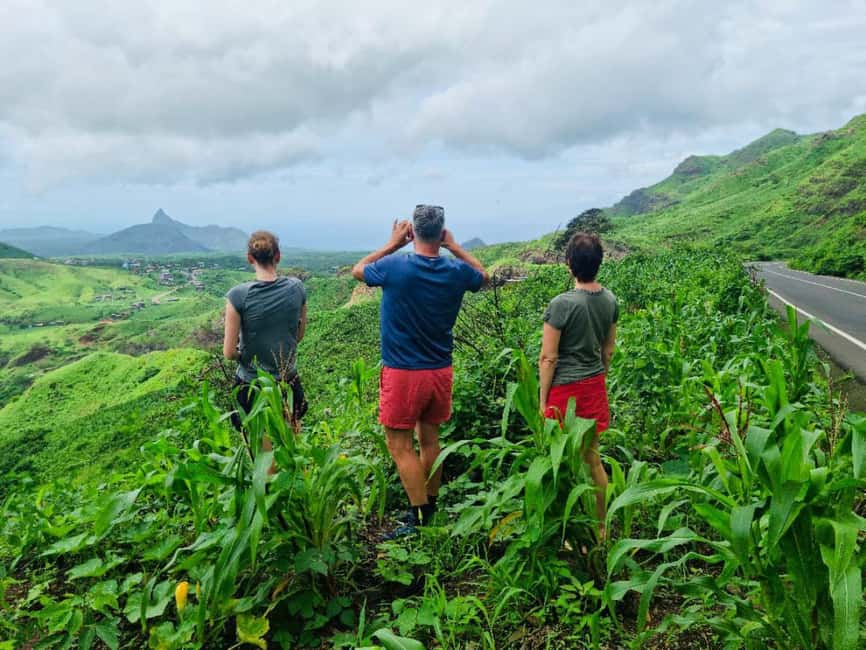 Praia : Randonnée Longueira - Pico Riba avec Pic Nic | GetYourGuide