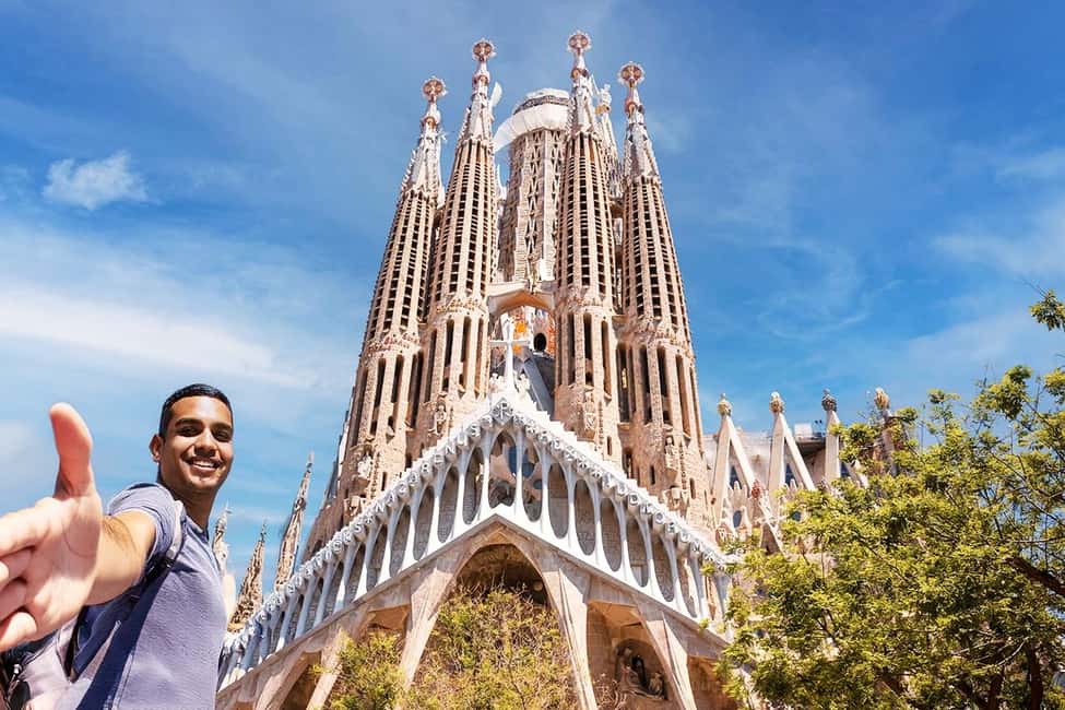 Barcelona: Sagrada Família túra soron kívüli belépéssel | GetYourGuide