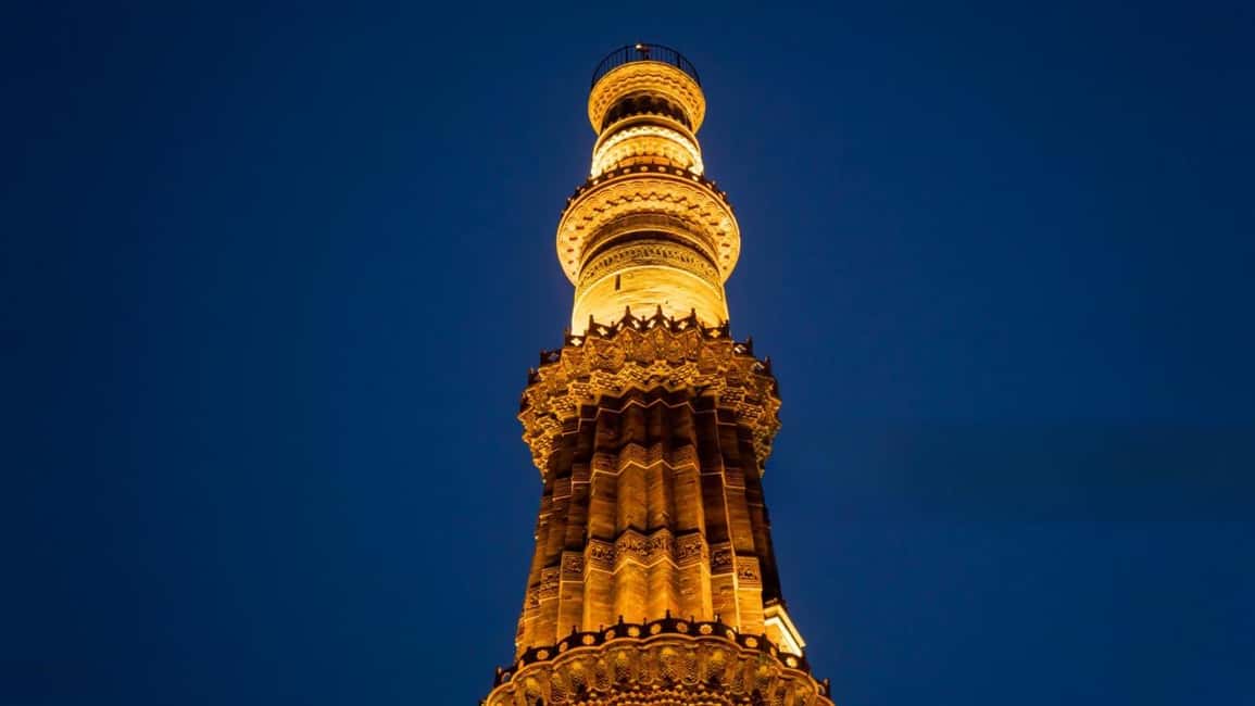 New Delhi: Qutub Minar Light & Sound Show with Dinner | GetYourGuide