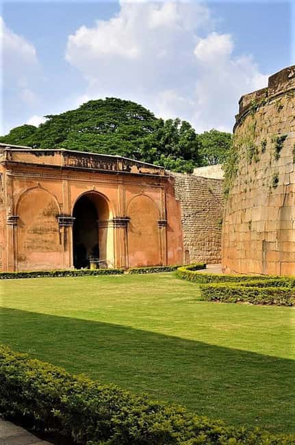 Bangalore Day Tour: Lalbagh, Tipu Palace & Bull Temple | GetYourGuide