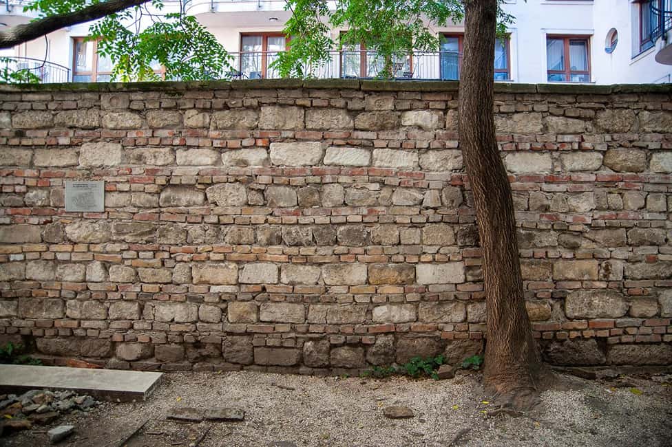 Budapest: Guided Jewish Tour with Ghetto Wall Exhibition | GetYourGuide