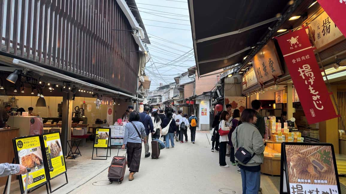 Hiroshima, Osaka, Kyoto: Hiroshima & Miyajima 1-Day Bus Tour | GetYourGuide