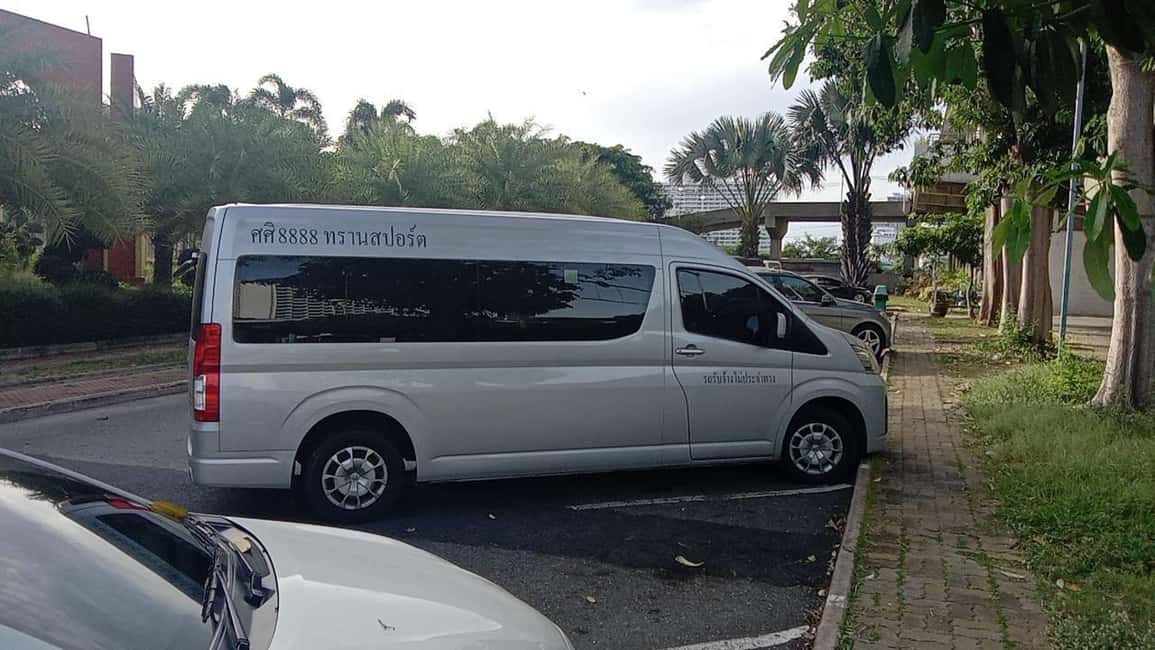 Top-Tier Bangkok Airport Transfer (BKK & DMK) | GetYourGuide