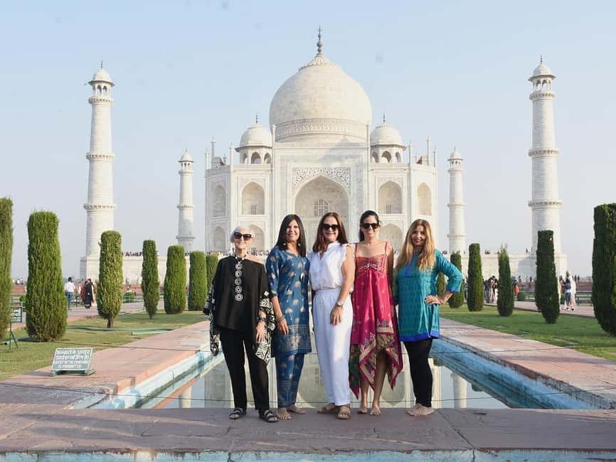 Z Dillí Taj Mahal při východu slunce a soukromá prohlídka Agry Všechny ...