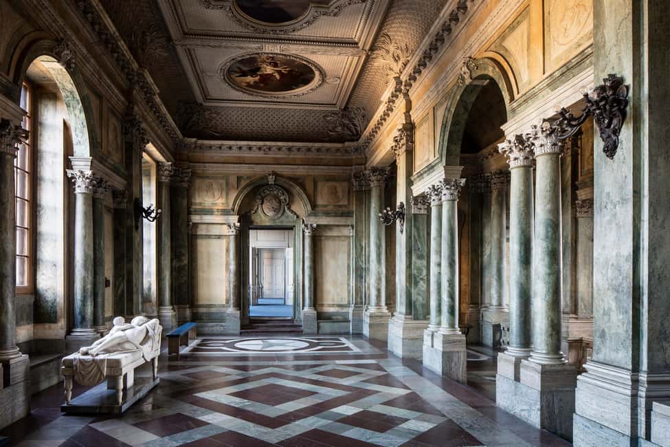 Stockholm: Båttur till Drottningholms slott | GetYourGuide