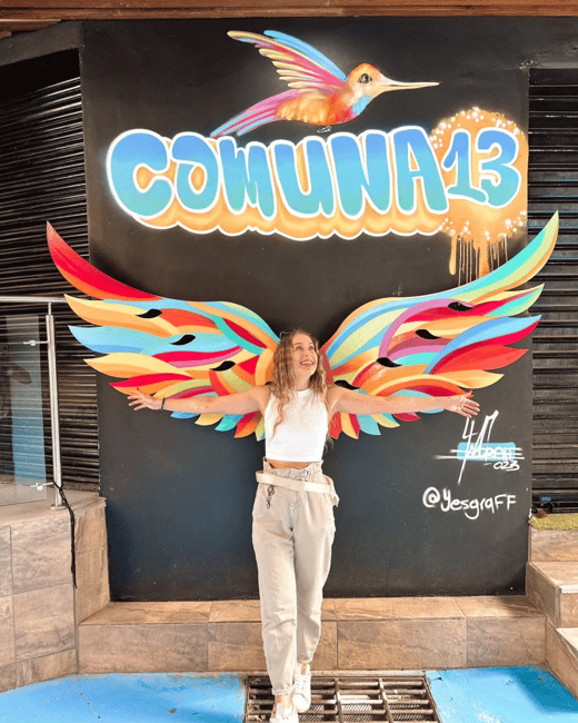 Medellín: Comuna 13 Tour La Verdadera Historia y Comida Callejera ...