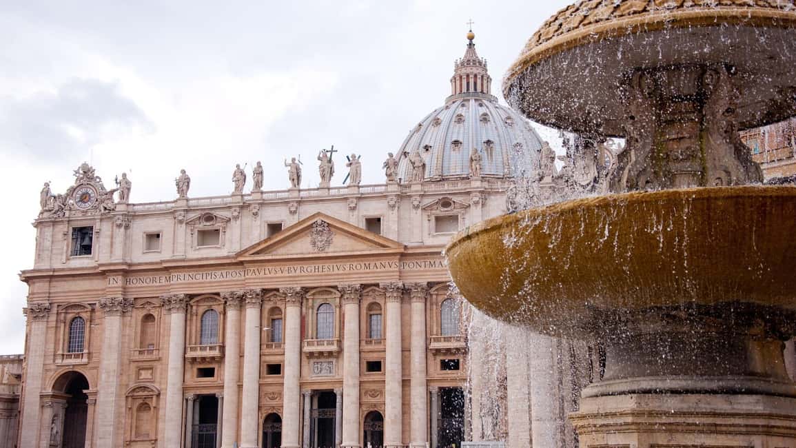 St. Peter’s Basilica Official Tour with Crypt of the Popes | GetYourGuide