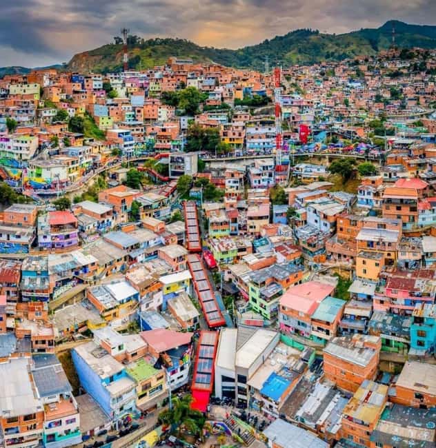 Medellín: Private city tour, local tourist attractions, and Comuna 13 ...