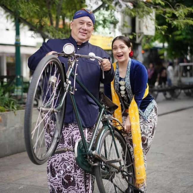 Yogyakarta: verhuur van Javaanse traditionele kleding en fotoshoot ...