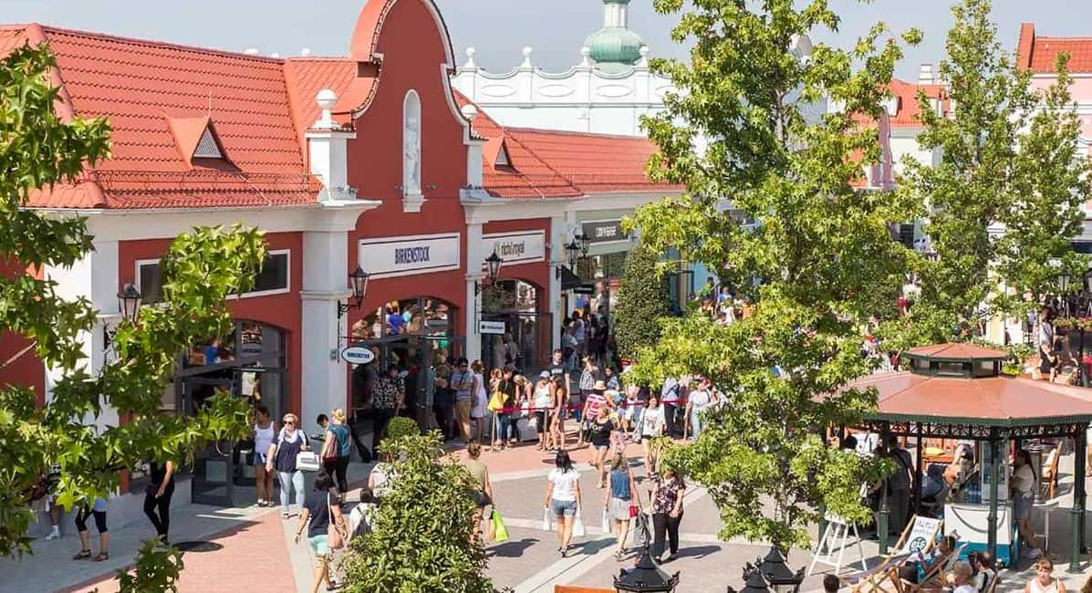 Vienna: Parndorf Designer Outlet & Bratislava Day Trip | GetYourGuide