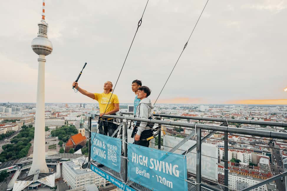 Sky Walk - 120 Meter über Berlin | GetYourGuide