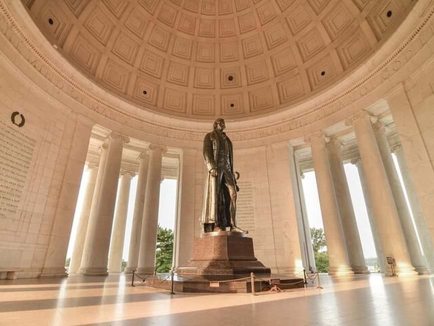 Washington, D.C.: Monuments & Memorials Day Tour | GetYourGuide