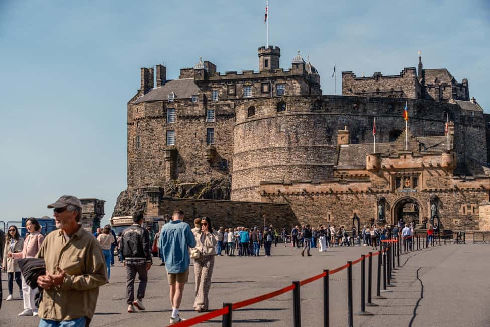 Edinburgh Castle Tickets & Tour - Scottish Guide In a Kilt | GetYourGuide