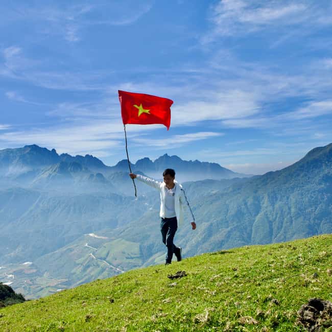 Sa Pa : visite de la colline de la Vache, de l'Arbre Solitaire et de la cascade de l'Amour ...