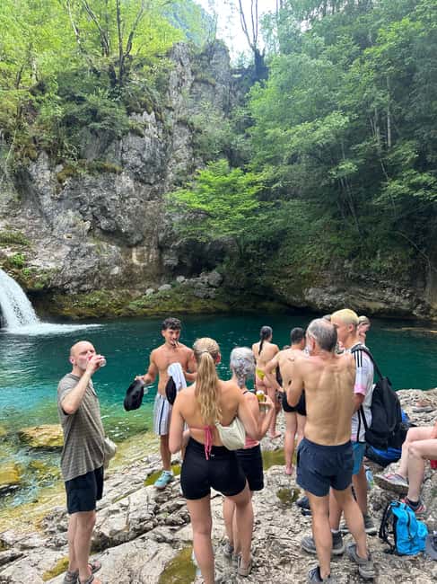 Aventure à Theth : Bogë, l'Œil Bleu et la cascade de Grunas | GetYourGuide