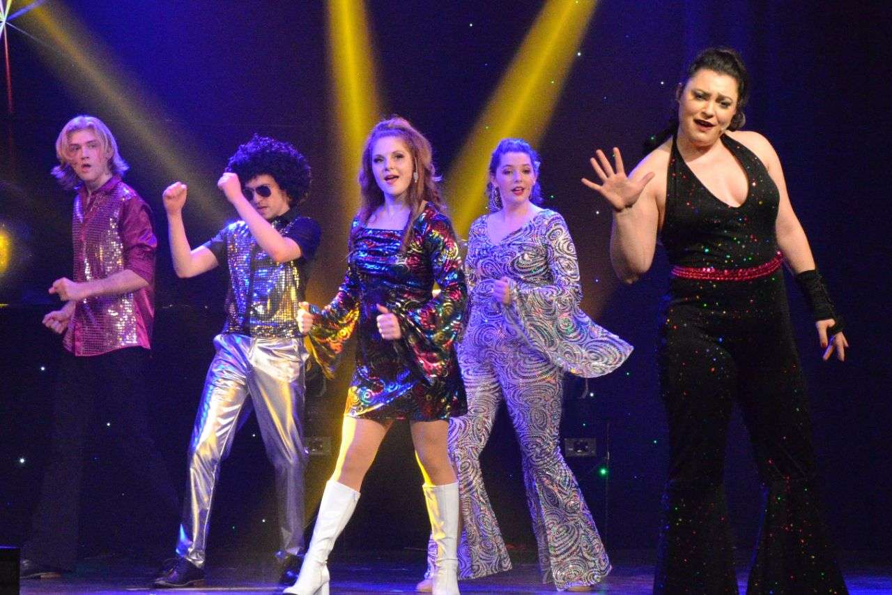 Pennsylvania: Jukebox Jive Variety Show | GetYourGuide