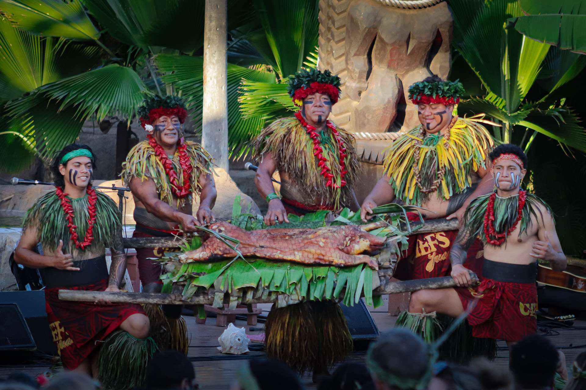 Oahu: Chief's Luau Dinner Show | GetYourGuide