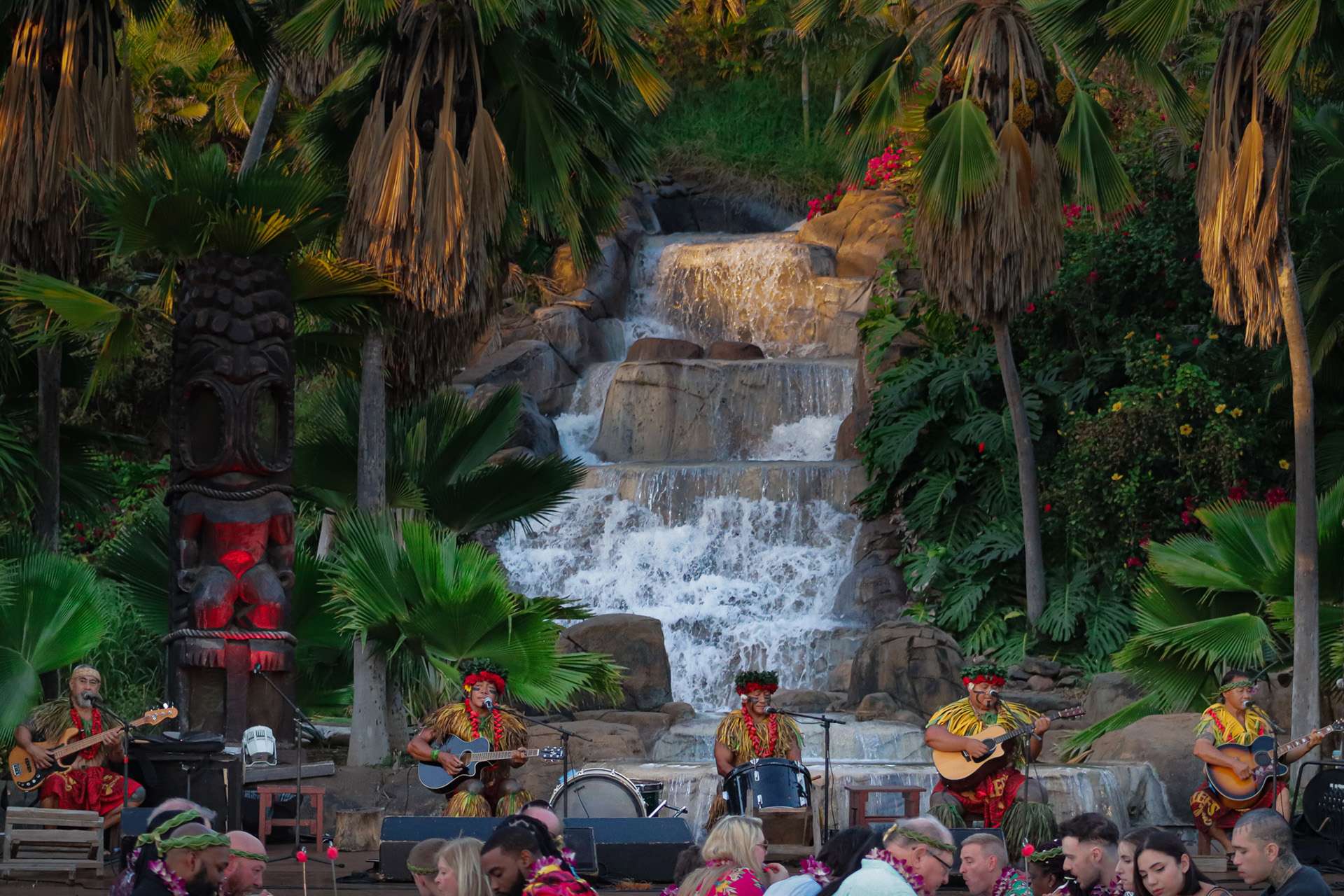 Oahu: Chief's Luau Dinner Show | GetYourGuide