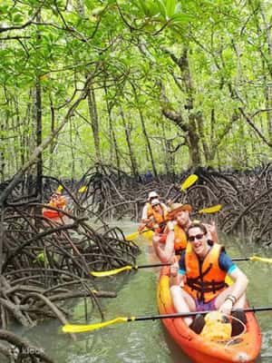 Isla de Pemba: excursión a Chake Chake y aventura en kayak | GetYourGuide