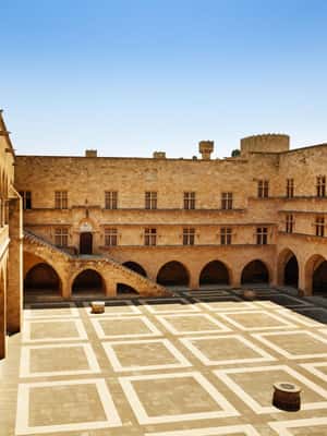 רודוס: ארמון ה-Grand Master E-Ticket & Audio Tour | GetYourGuide