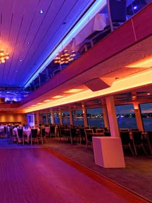 Hornblower Infinity New York New Year's Eve Party | GetYourGuide