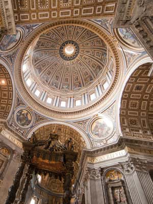 Udforsk Peterskirken: Pietà, kuppel og pavekrypten | GetYourGuide